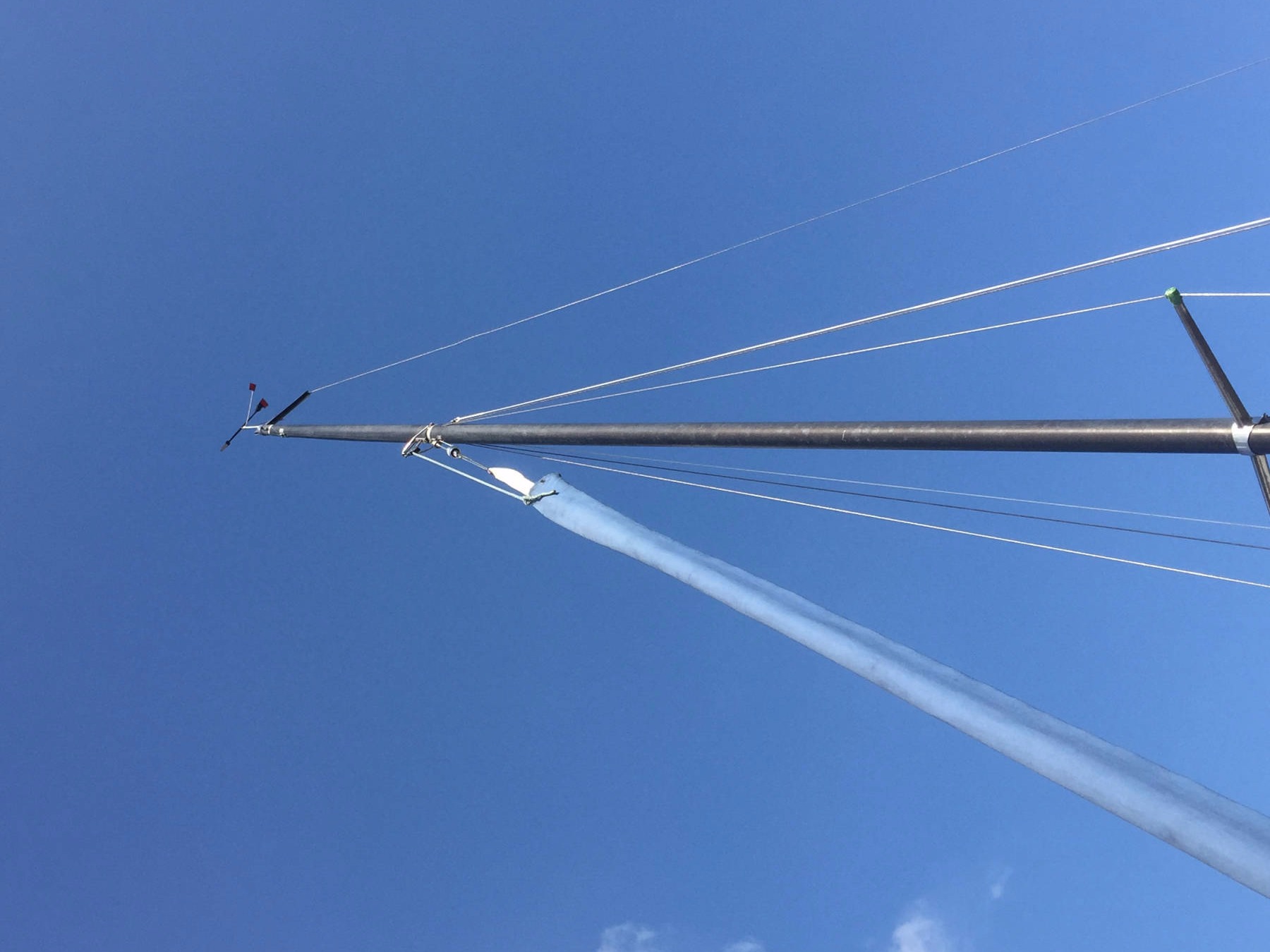 Der Dyas-Mast vom Top bis zum Fuß